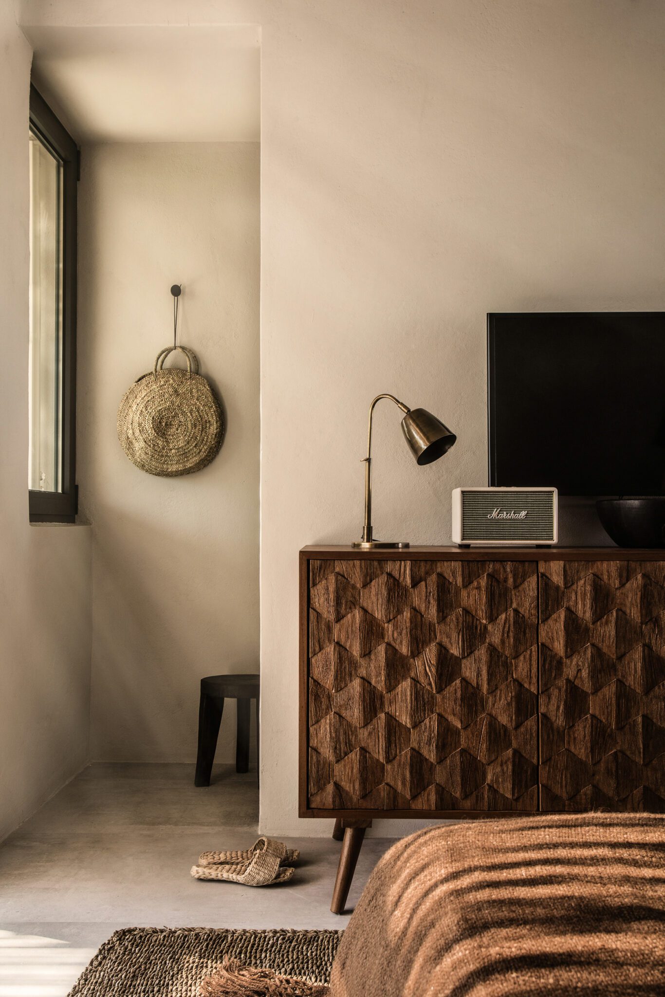 Nutshell Brown | 2024 Key Color Trends - Moods Interior Trends